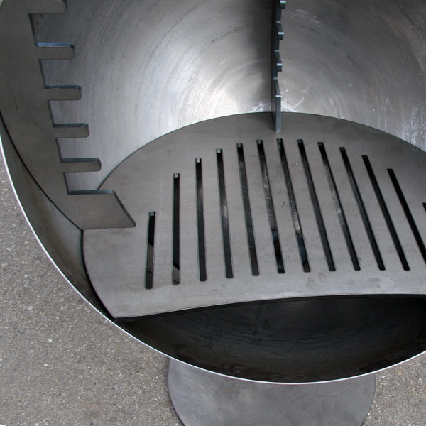 Bubble Feuerschale mit Grill - Metall Werk Zürich AG